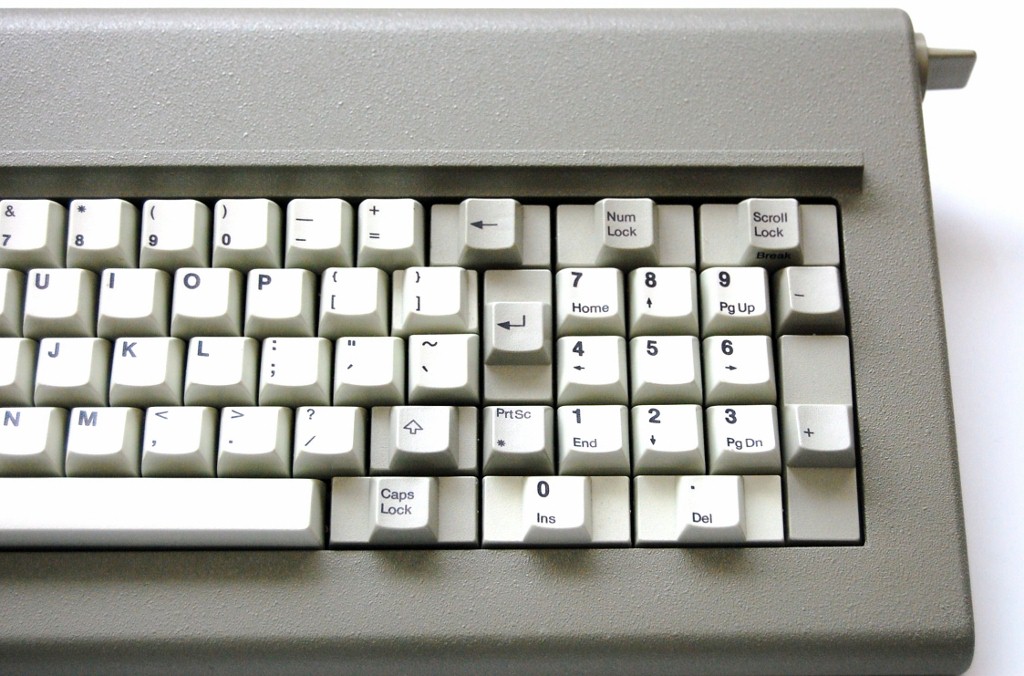 1985 IBM model F keyboard (IBM industrial) (83-key XT) – ClickyKeyboards