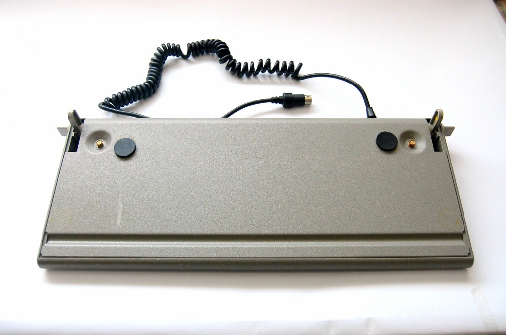 1985 IBM model F keyboard (IBM industrial) (83-key XT) – ClickyKeyboards